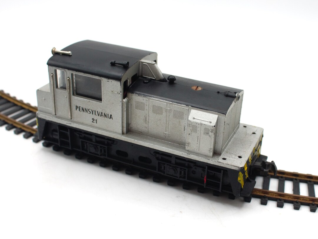 Vintage HO Train Electric Locomotive Diesel Switcher Engine Silver ...