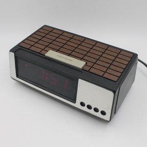 Vintage Digital Alarm Clock Red LED Light Time Display Woodgrain ...