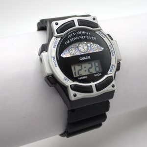 Vintage FM Radio Watch 1980s Digital Quartz Watch FM Receiver With ...