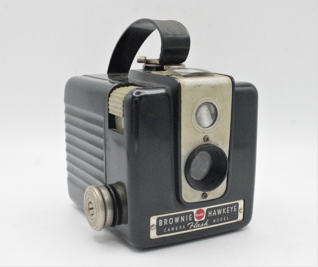 Vintage Kodak Brownie Hawkeye Camera Bakelite Case Iconic Classic Art ...