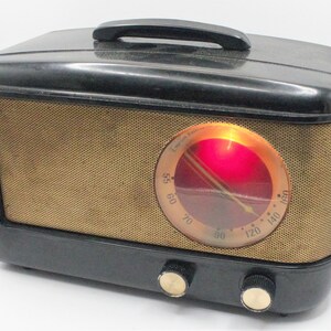 Vintage 1950s Lighted Red Dial Tube Radio Portable AM Receiver Emerson ...