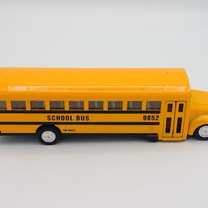 Vintage School Bus Die Cast Miniature Model Replica International ...