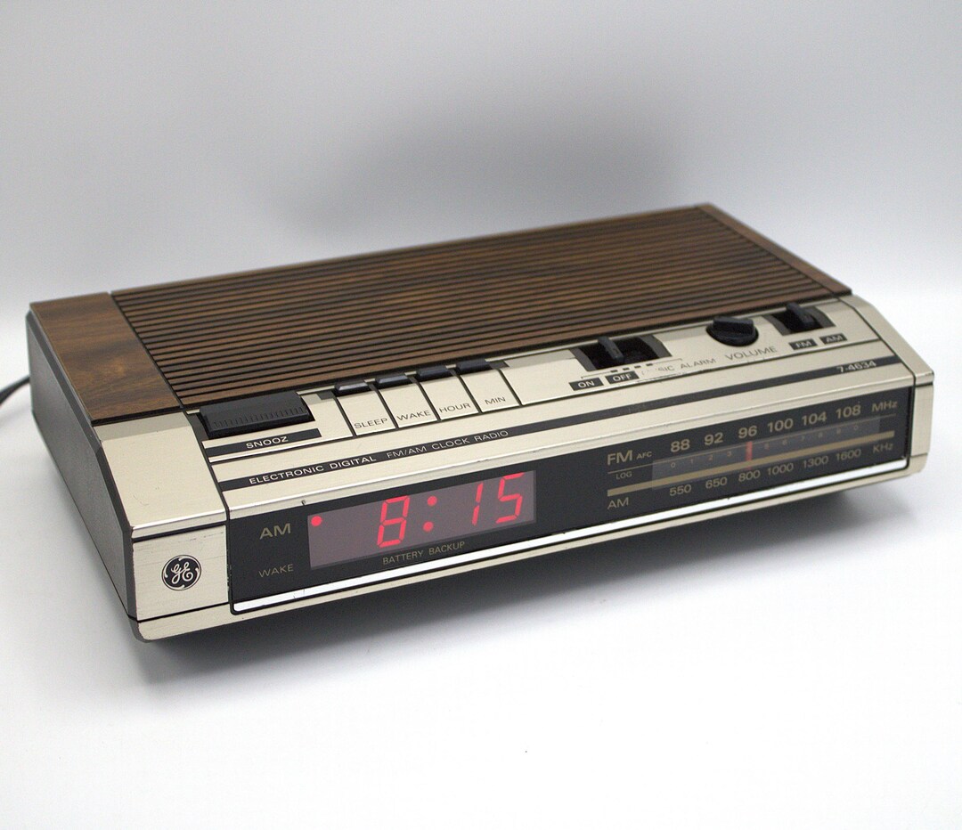 Vintage 1980s GE Digital Alarm Clock Radio Am/fm Red LED Light Time ...