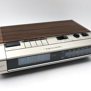 Vintage 1980s Digital Alarm Clock Am/fm Radio Blue Light Lit LED Time ...