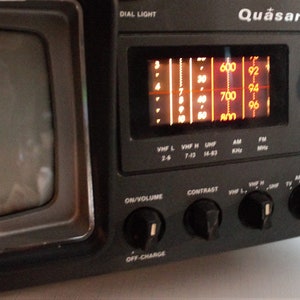 Vintage 1978 Tube Television Portable B&W TV 5 AM/FM Radio Ac/dc ...