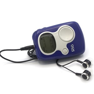 Vintage Rio MP3 Music Player Blue With Backlit LCD Display 64 MB Stereo ...