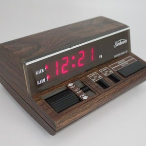 Vintage 1980s Digital Alarm Clock Woodgrain Red LED Lighted Time ...