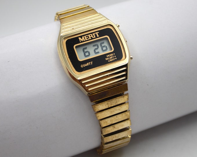 Vintage 1980s Digital Wristwatch LCD Quartz Display With Light Button ...