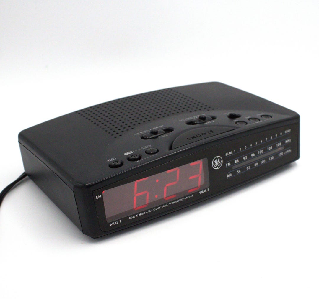 Vintage GE Digital Alarm Clock Radio Am/fm Tuner Red LED Lighted Time ...