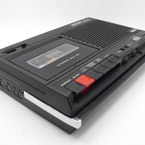 Vintage Cassette Tape Recorder Player Built in Microphone and Speaker ...