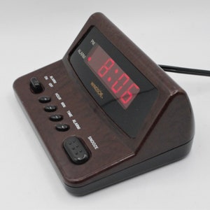 Vintage Digital Alarm Clock Simulated Burled Walnut Woodgrain Case Red ...