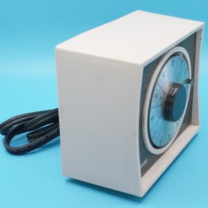 Vintage Timer 24 Hour Electrical Outlet Lamp Light Timer Sears ...