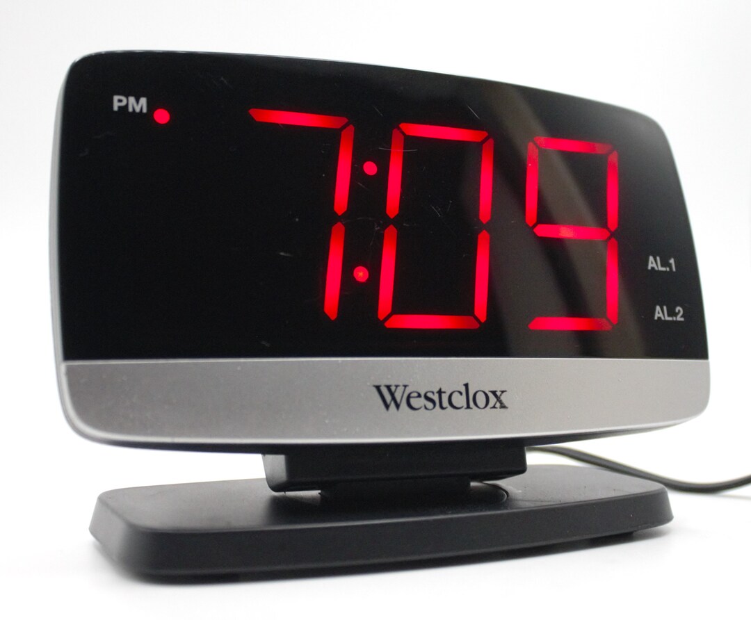 Vintage Digital Alarm Clock Red LED Lighted Display Dual Alarms Buzzer ...