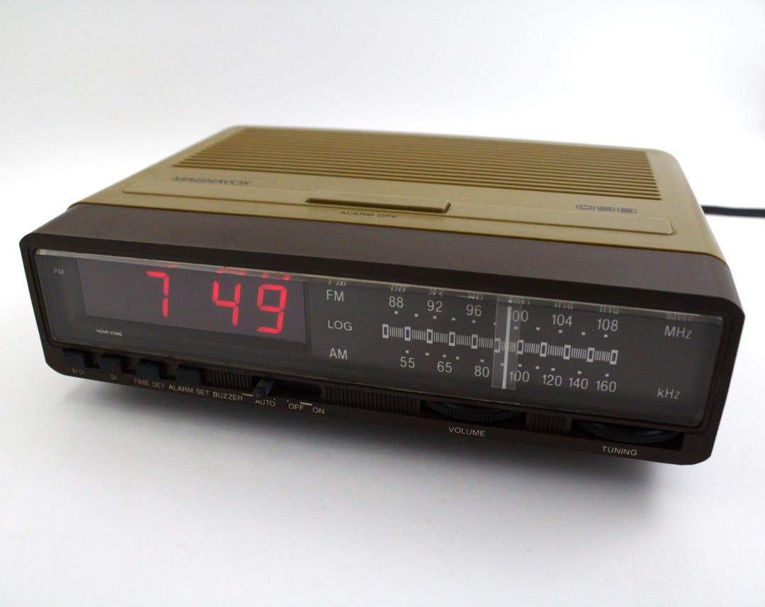 Vintage Magnavox Digital Alarm Clock Radio AM/FM Receiver Red LED ...