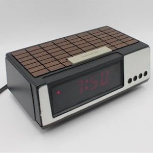 Vintage Digital Alarm Clock Red LED Light Time Display Woodgrain ...