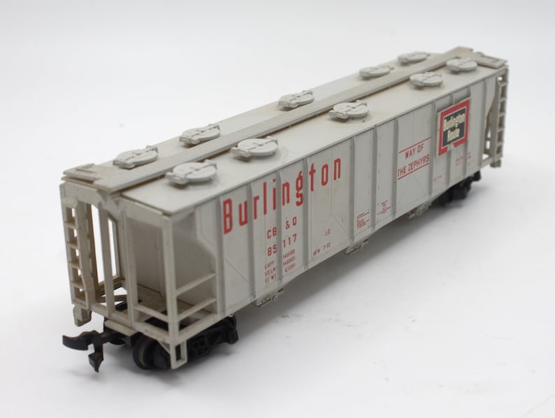 Vintage HO Scale Model Train Car Burlington Route Grain Car Transport ...