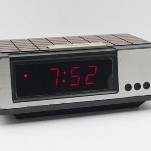 Vintage Digital Alarm Clock Red LED Light Time Display Woodgrain ...