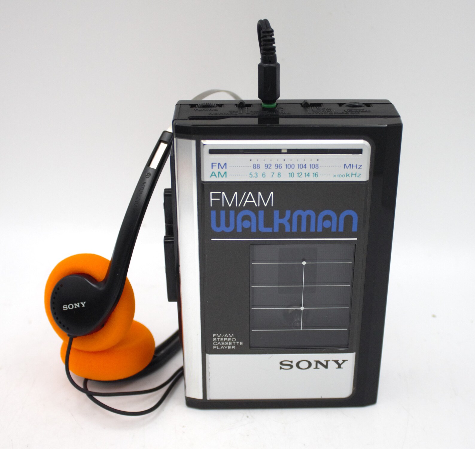 Vintage 1980s Sony Walkman Stereo Cassette Tape Player FM/AM Radio ...