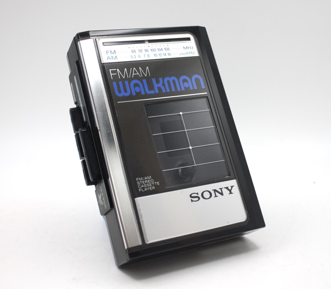 Vintage 1980s Sony Walkman Stereo Cassette Tape Player FM/AM Radio ...