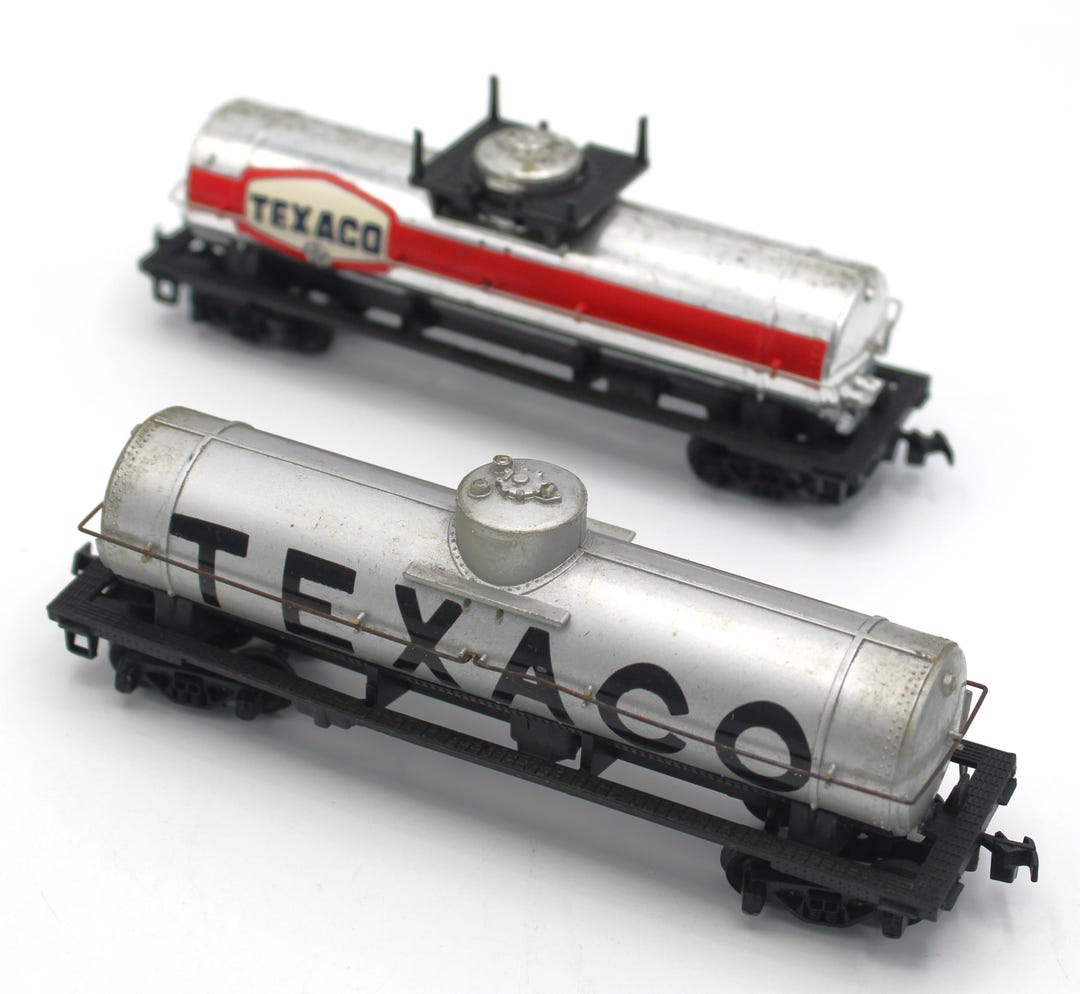 Vintage HO Scale Miniature Model Train Set Texaco Tanker Oil Gas Fuel ...