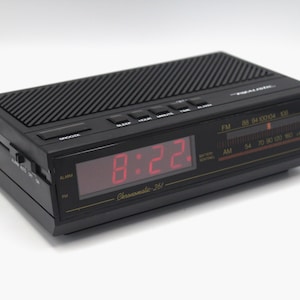 Vintage 1980s Digital Alarm Clock Radio Red LED Lighted Time Display AM ...