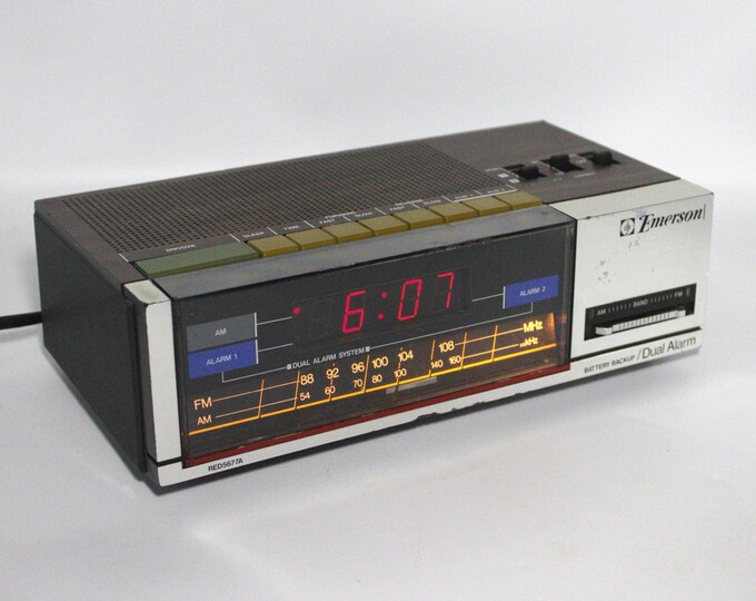 Vintage 1980s Digital Alarm Clock Radio Red LED Lighted Time Display ...