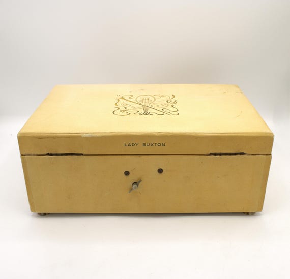 Vintage Lady Buxton midcentury musical jewelry box ye… - Gem
