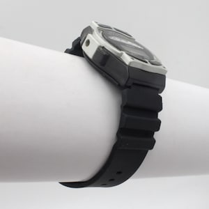 Vintage FM Radio Watch 1980s Digital Quartz Watch FM Receiver With ...