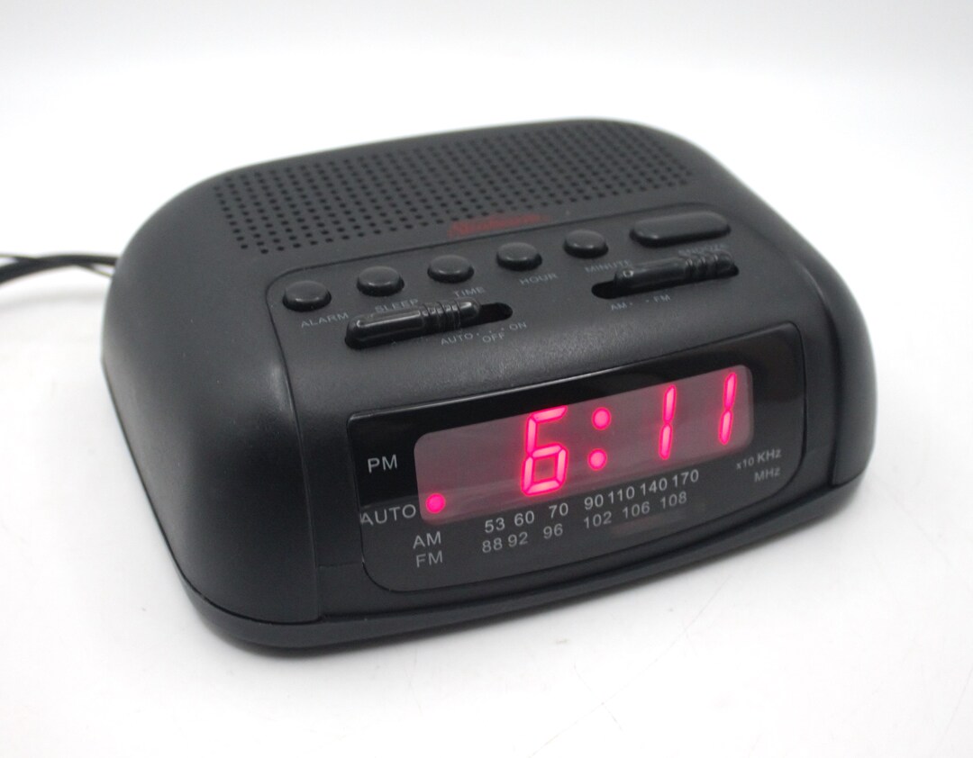 Vintage Digital Alarm Clock AM/FM Radio Red LED Lighted Display Buzzer ...