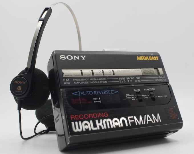 Vintage 1980s Sony Walkman Personal Stereo Cassette Tape Player Silver ...