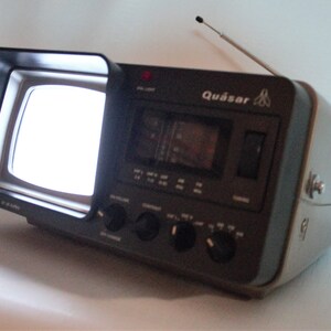 Vintage 1978 Tube Television Portable B&W TV 5 AM/FM Radio Ac/dc ...