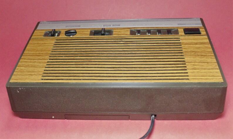 Vintage Digital Alarm Clock AM-FM Radio Tuner Walnut Woodgrain - Etsy Vintage Digital Alarm Clock AM-FM Radio Tuner Walnut Woodgrain - Etsy
