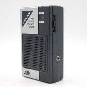 Vintage Transistor Radio Mini Deluxe Pocket Radio AM Solid State ...