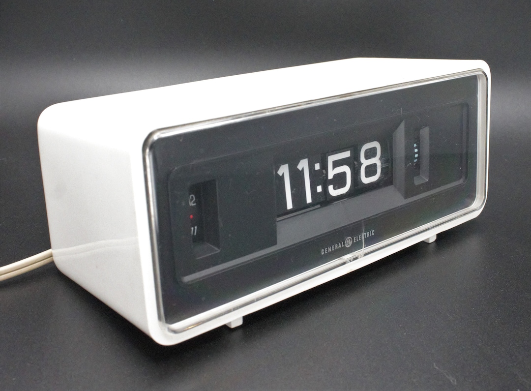 Vintage 1970s Mod Flip Clock White Black Sleek Cool Design - Etsy