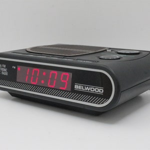 Vintage 1980s Digital Alarm Clock Radio AM/FM Tuner Red LED Lighted ...