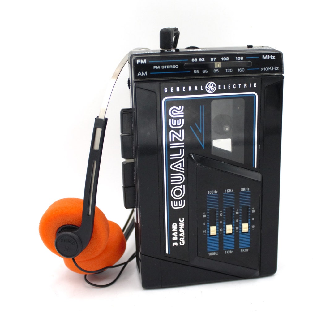Vintage 1980s Personal Stereo Cassette Tape Player AM/FM Radio 3 Band ...