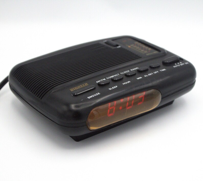Vintage 1980s Digital Alarm Clock Radio AM/FM Receiver Red LED Lighted ...