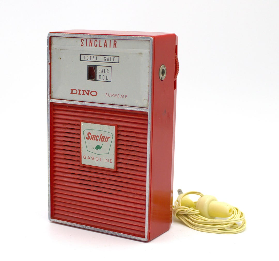 Vintage 1960s Gas Pump Six Transistor AM Radio Receiver Sinclair ...