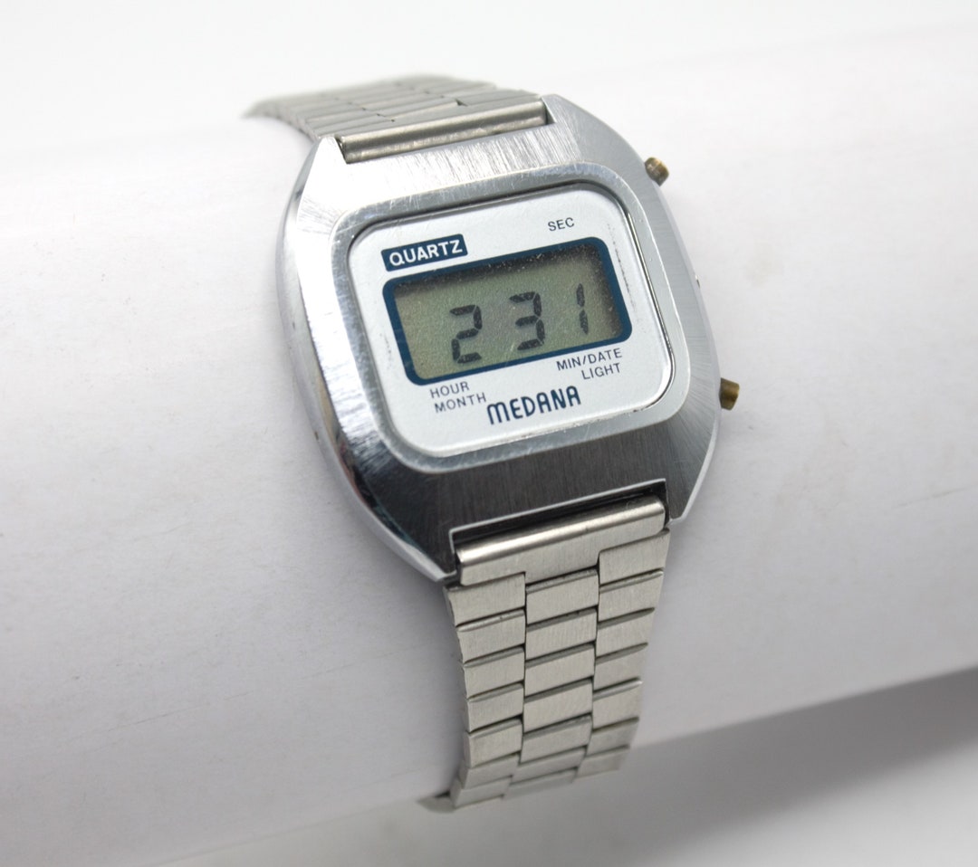 Vintage 1980s Digital Watch LCD Quartz Time Display Calendar With Light ...