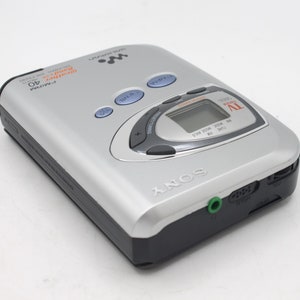 Vintage Sony Walkman Stereo Cassette Tape Player FM/AM Digital Tuner ...