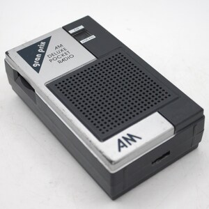 Vintage Transistor Radio Mini Deluxe Pocket Radio AM Solid State ...