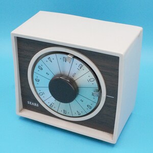Vintage Timer 24 Hour Electrical Outlet Lamp Light Timer Sears ...