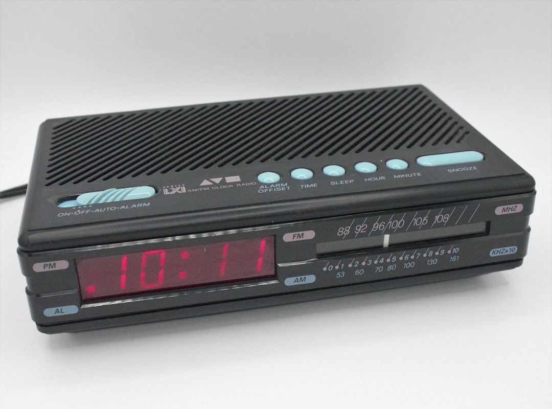 Vintage 1980s Digital Alarm Clock Radio Am/fm Tuner Red LED Lighted ...