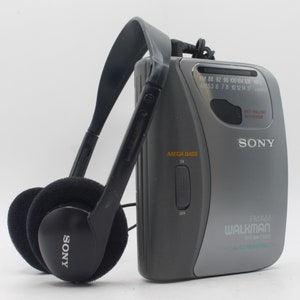 Vintage Sony Walkman Personal Stereo Cassette Player AM/FM Tuner Radio ...