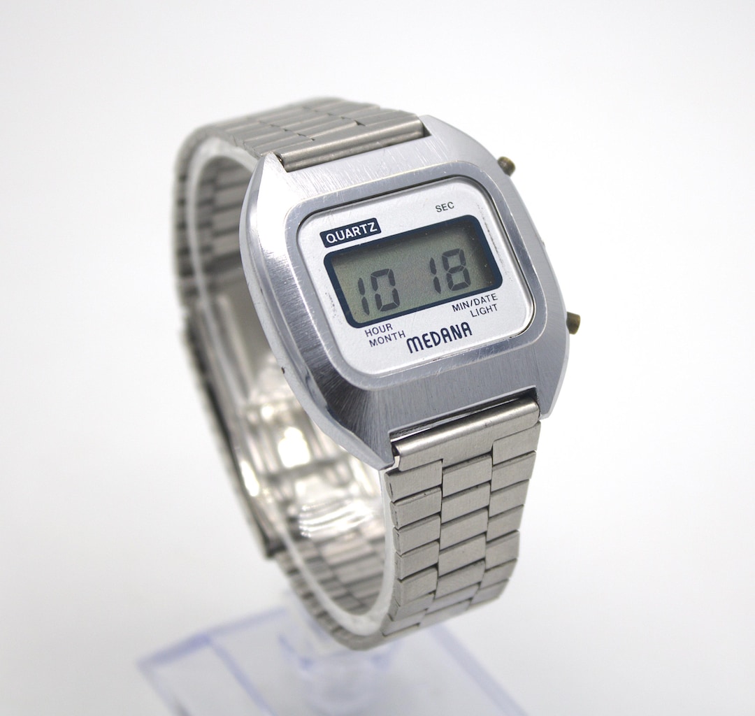 Vintage 1980s Digital Watch LCD Quartz Time Display Calendar With Light ...