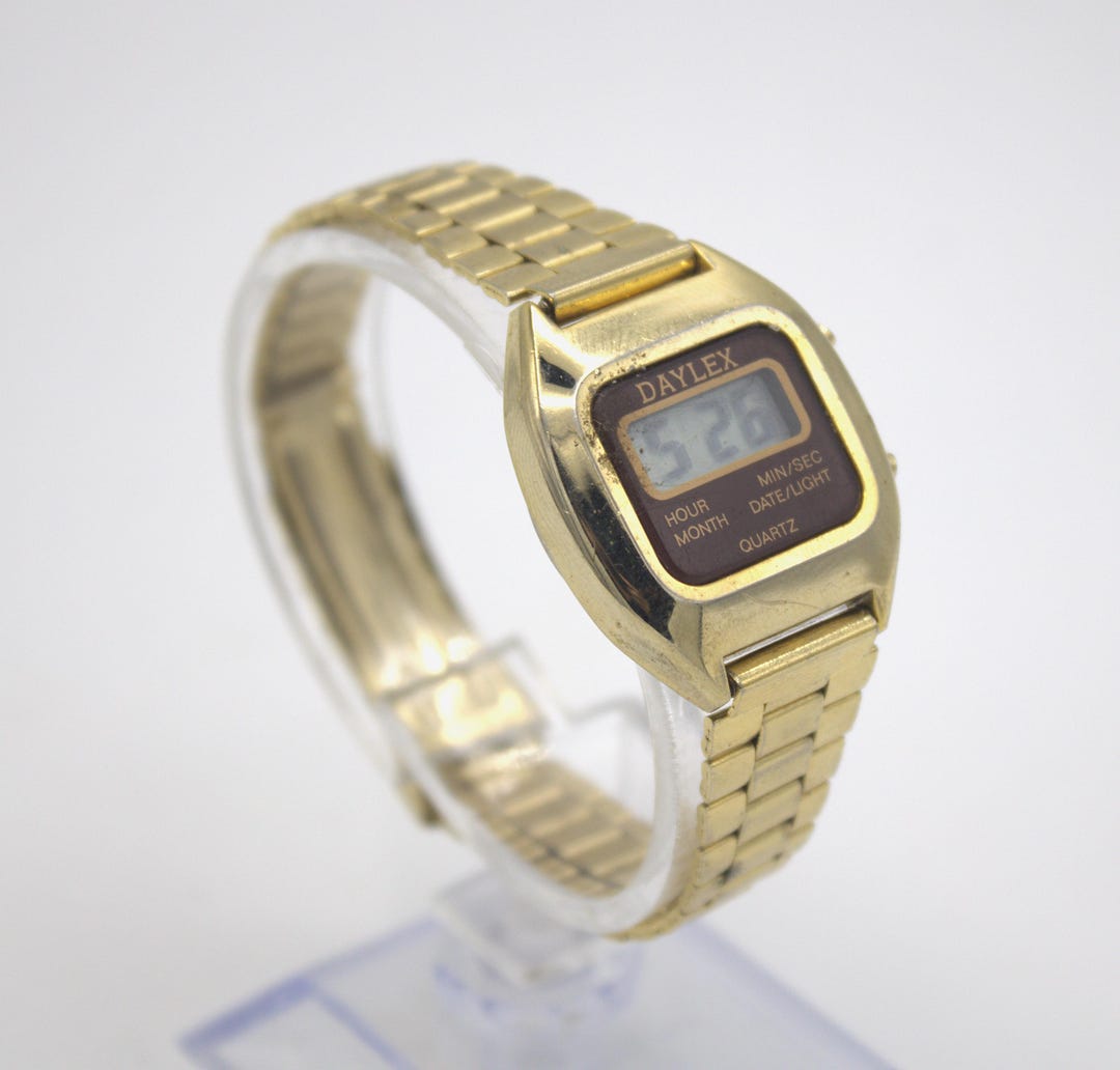Vintage 1980s Digital Watch Daylex LCD Quartz Gold Case and Band ...