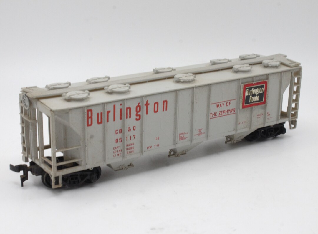 Vintage HO Scale Model Train Car Burlington Route Grain Car Transport ...
