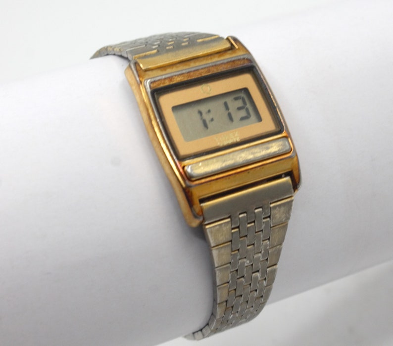 Vintage 1980s Timex Digital Wristwatch LCD Quartz Display Gold Tone Mod ...