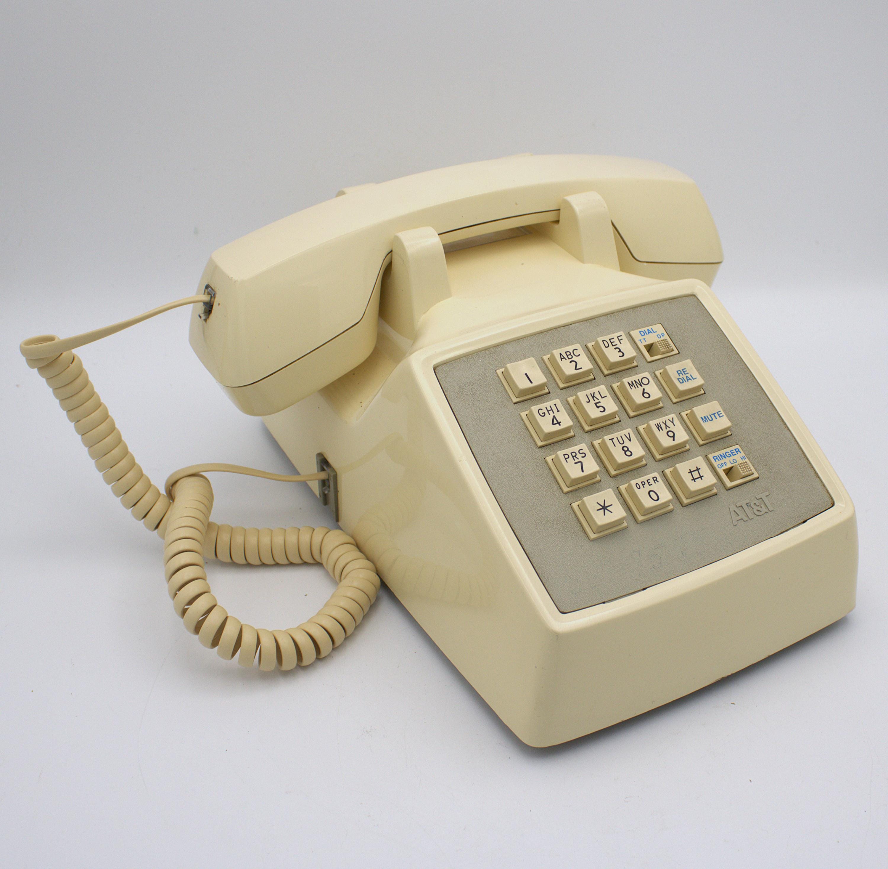 Vintage 1980s AT&T Telephone Corded Landline Pushbutton Pulse/tone ...