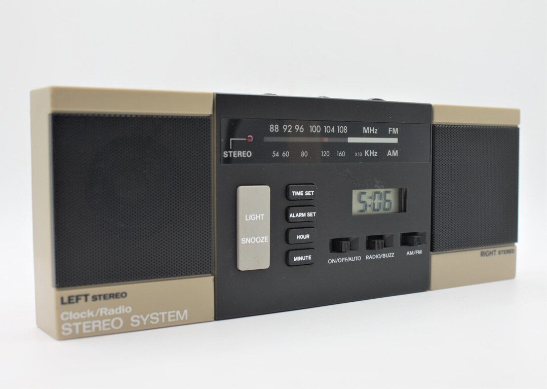 Vintage 1980s Boombox Mini Stereo Digital Alarm Clock Radio AM/FM Tuner ...